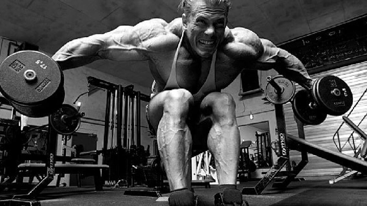 Por que ocorre dor muscular tardia após uma sessão de musculação?