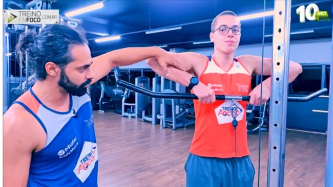 Remada alta - Como aumentar a ativação do deltoide?